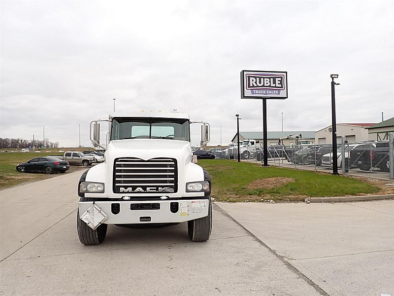2013 Mack Granite GU713 For Sale | Cab & Chassis | #DM018210