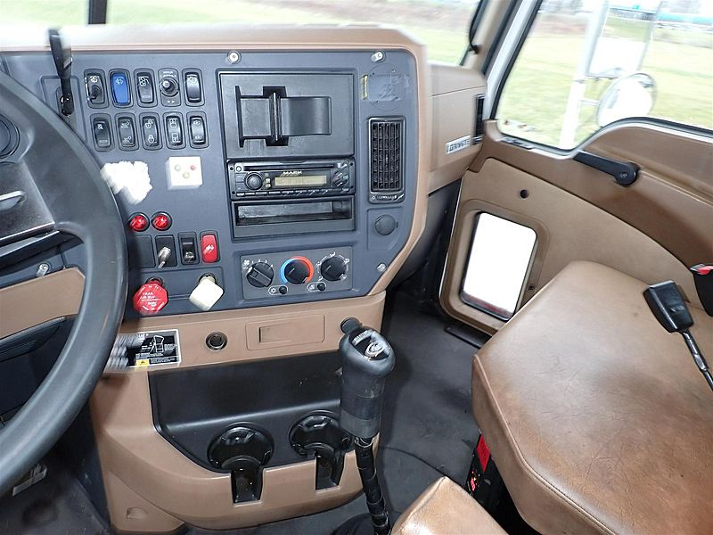 2013 Mack Granite GU713 (For Sale) | Cab & Chassis | #DM018210