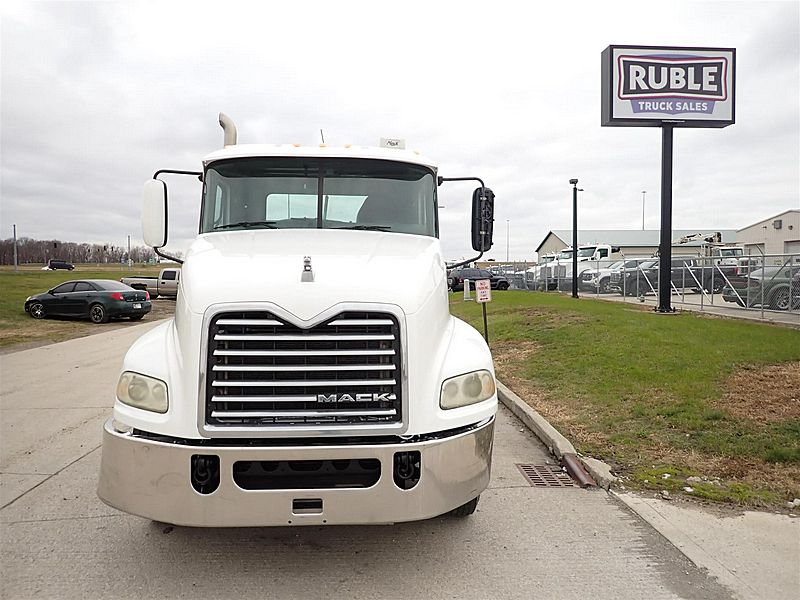 2013 Mack Pinnacle CXU613 For Sale | Day Cab | # CEH015365