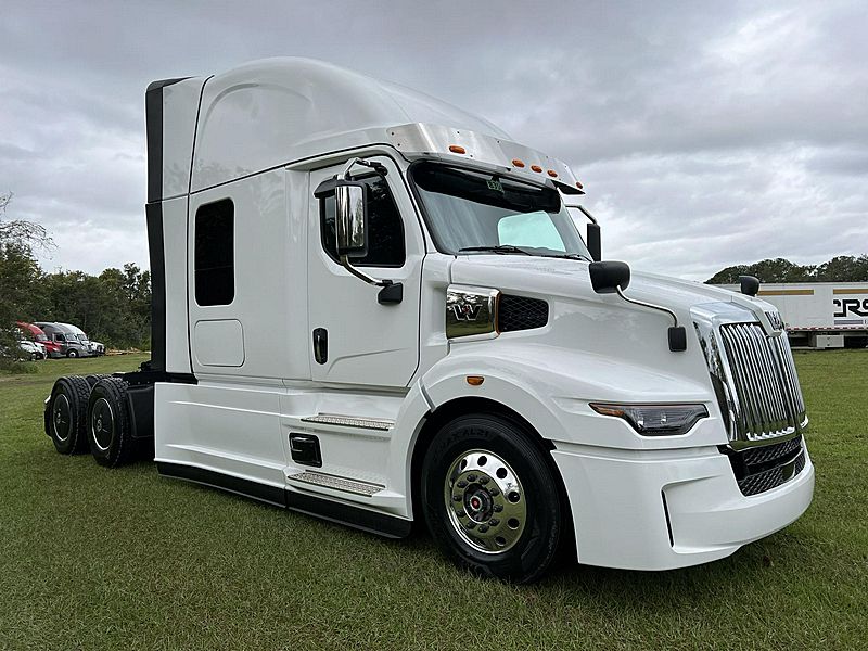 2025 Western Star 57X For Sale | 72" Sleeper | #VP2091