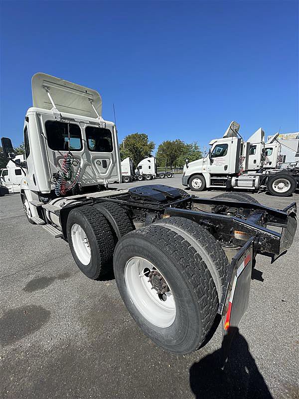 2014 Freightliner CASCADIA 125 For Sale | Day Cab | #587254