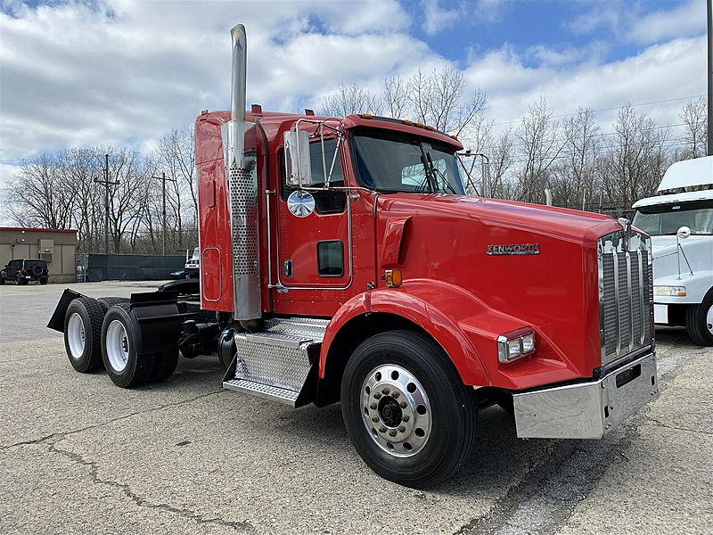 2013 Kenworth T800 (For Sale) | 38" Sleeper | #23039