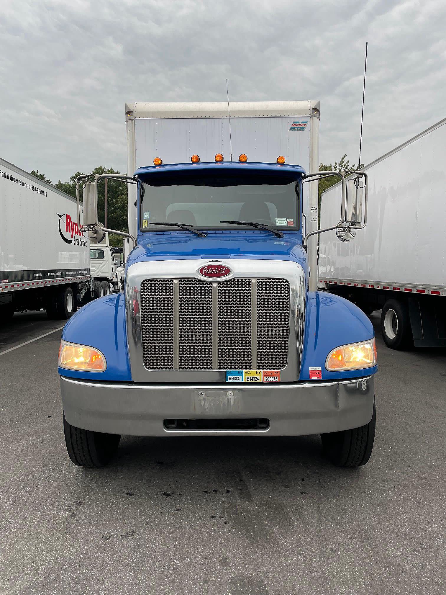 2017 Peterbilt 330 For Sale | 26' Box | Non CDL | #667474