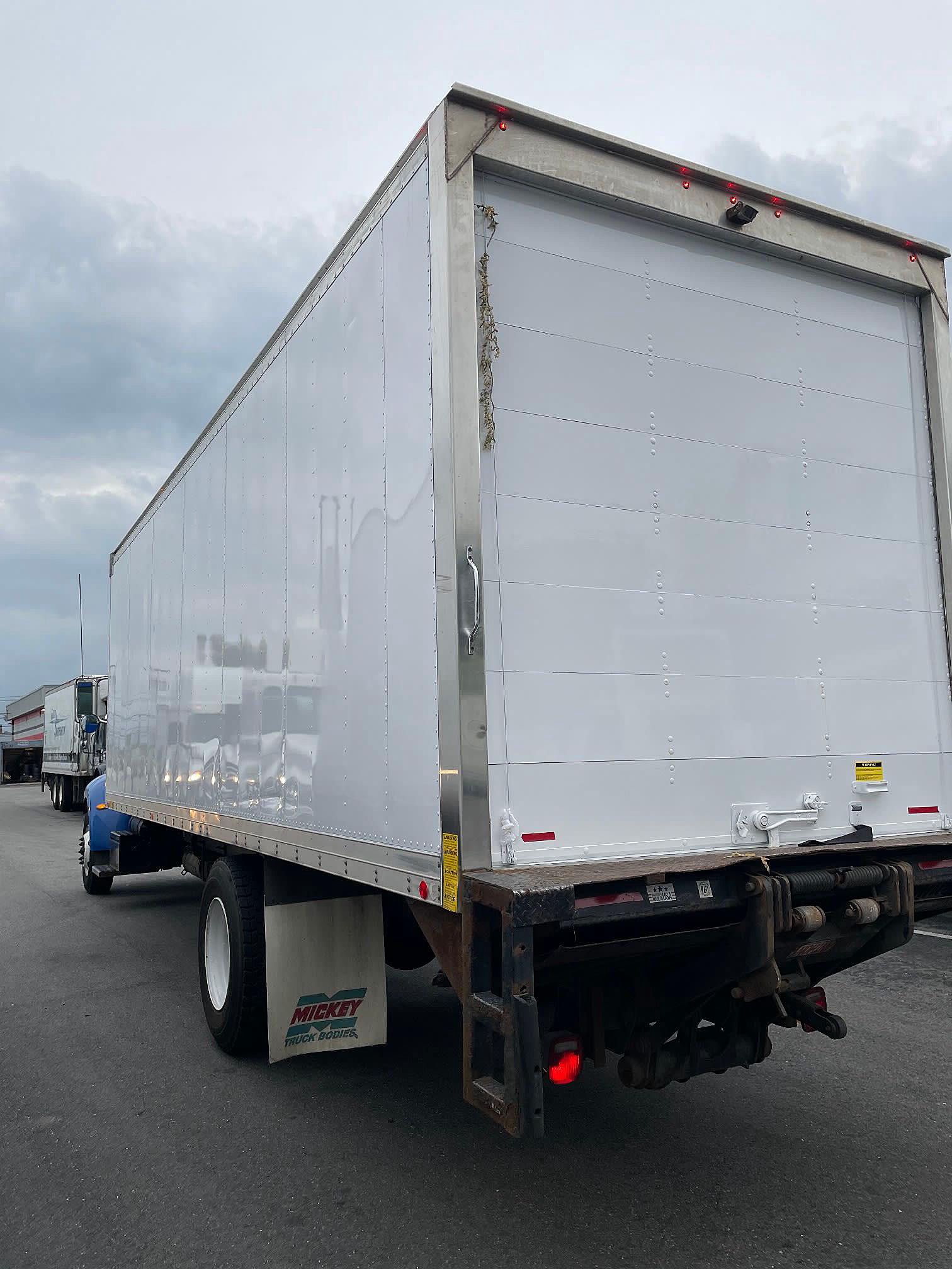 2017 Peterbilt 330 For Sale | 26' Box | Non CDL | #667474