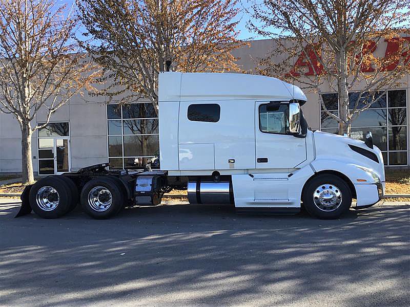 2019 Volvo VNL 740 For Sale | 70" Sleeper | #261969