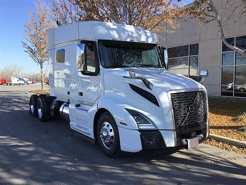 2019 Volvo VNL 740 For Sale | 70" Sleeper | #261969
