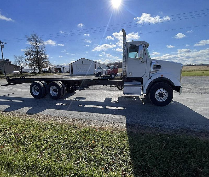 2011 Freightliner Coronado SD (For Sale) | Cab & Chassis | #8065