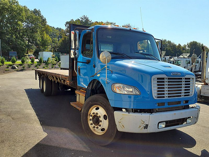2017 Freightliner M2 106 For Sale | Flatbed | #670764
