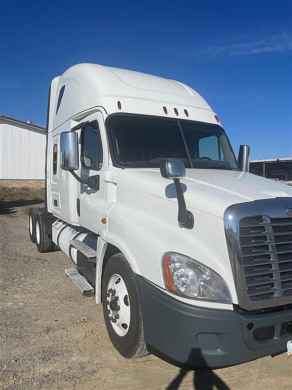 2017 Freightliner CASCADIA 125 For Sale | 72" Sleeper | #675987