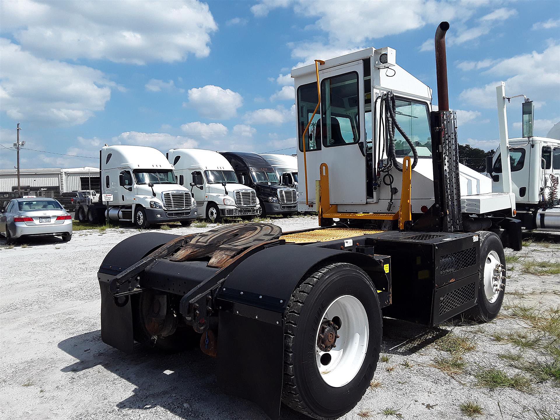 2017 Capacity SABRE 5 4X2 For Sale | Yard Spotter | #756078