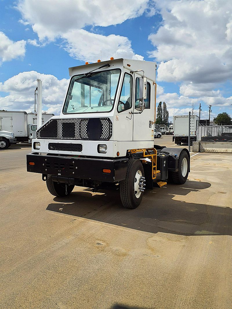 2017 Capacity SABRE 5 4X2 For Sale | Yard Spotter | #756042