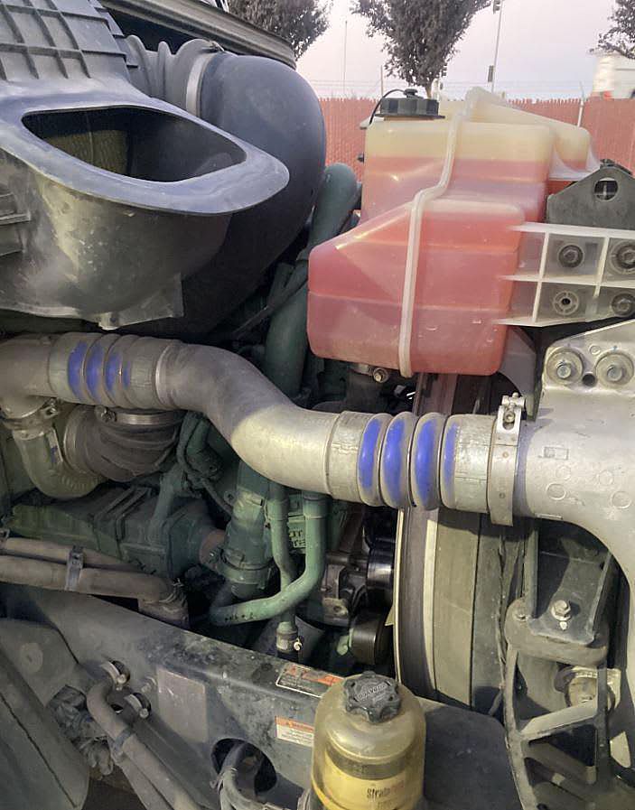 2018 Volvo VNL64T-300 For Sale | Day Cab | #222261