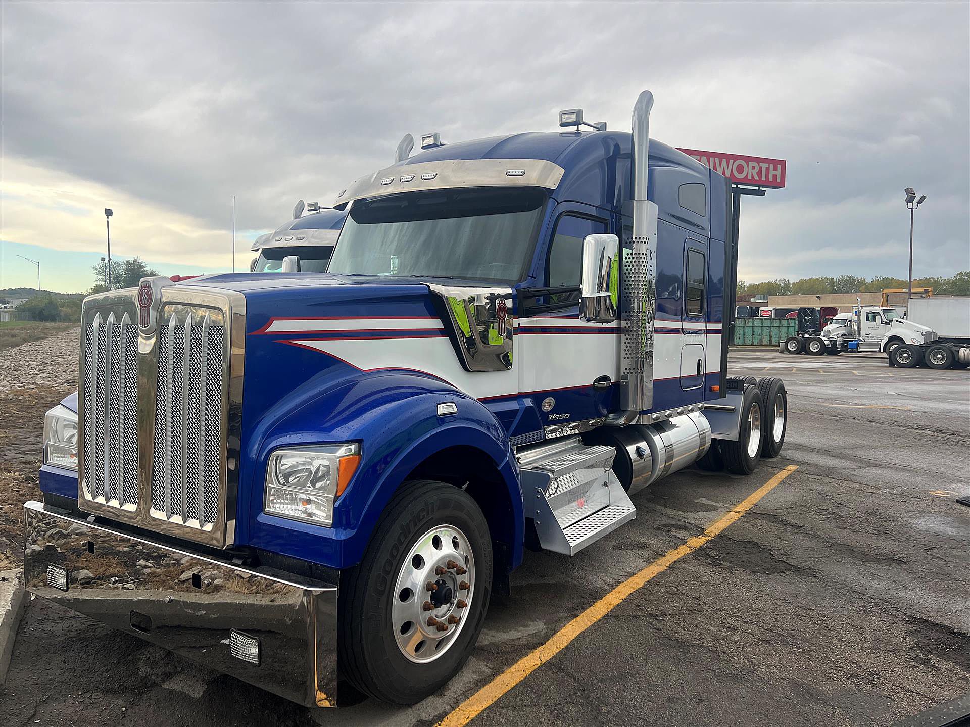 2020 Kenworth W990 (For Sale) | 76" Sleeper | #0559227
