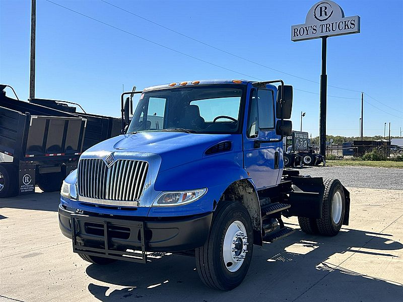 2005 International DuraStar 4400 (For Sale) | Day Cab | #14038