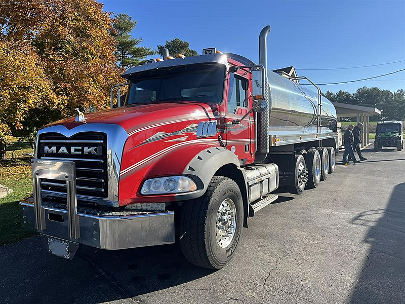 2016 MACK Granite GU813 (For Sale) | Milk Truck | #13731MHP