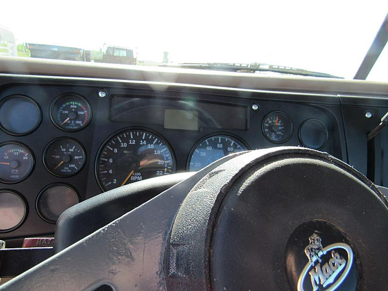 2005 Mack Granite CV713 (For Sale) | Cab & Chassis | # 7947