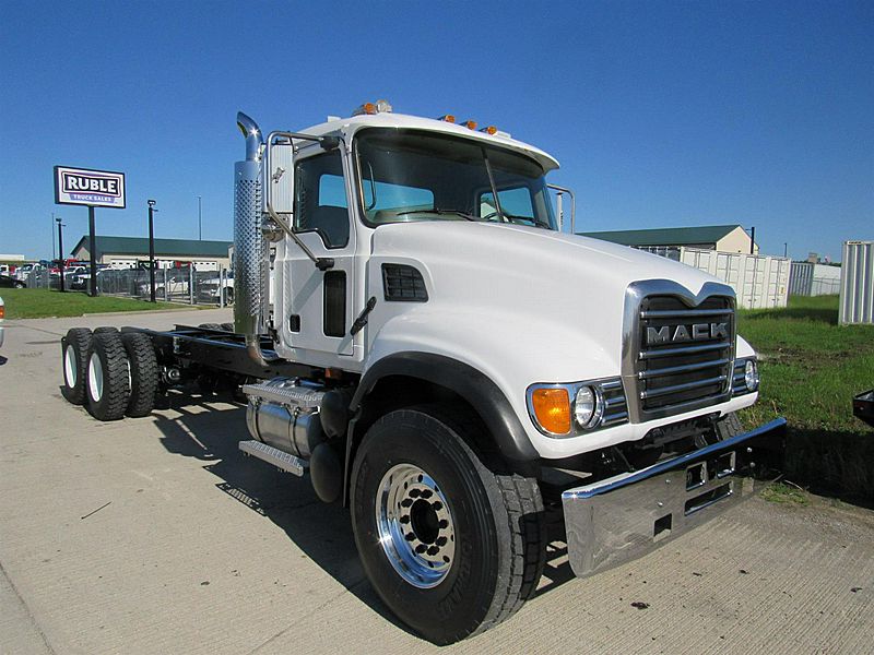 2005 Mack Granite CV713 (For Sale) | Cab & Chassis | # 7947
