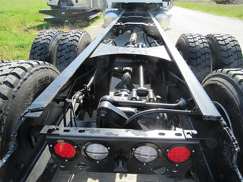 2005 Mack Granite CV713 (For Sale) | Cab & Chassis | # 7947