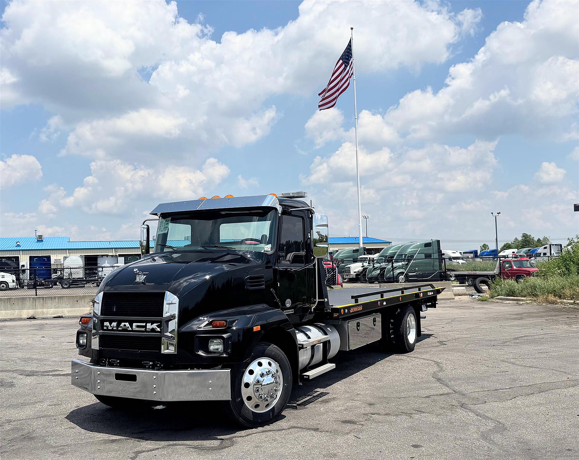 2024 Mack MD6 42R For Sale | Rollback | Non CDL | # MD012760/A417B