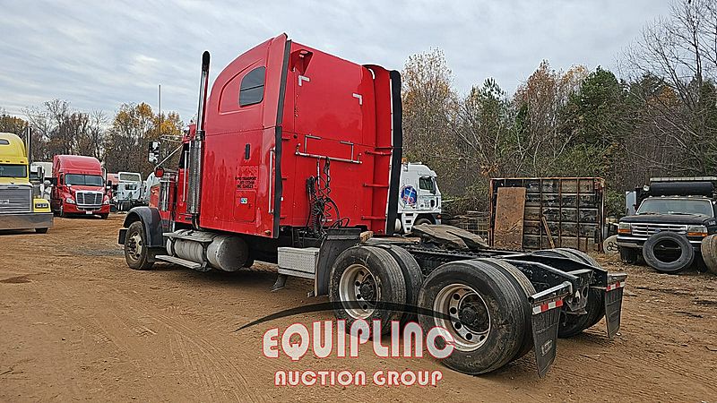 2006 Freightliner Classic (For Sale) | Sleeper Truck | #DKFU68001