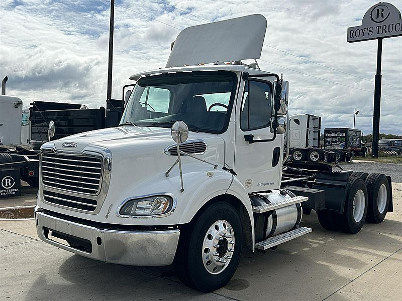 2015 Freightliner M2 (For Sale) | Day Cab | #14052