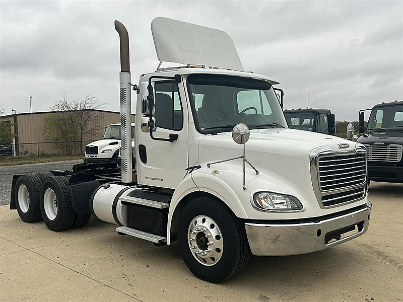 2015 Freightliner M2 (For Sale) | Day Cab | #14052