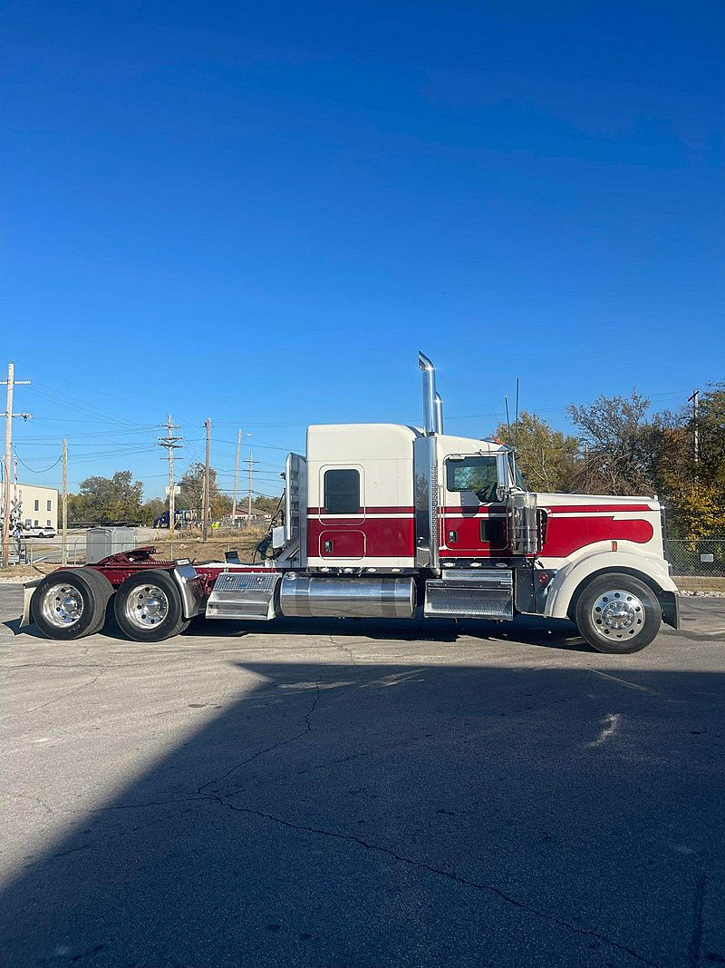 2020 Kenworth W900L For Sale | 72" Sleeper | #0559670