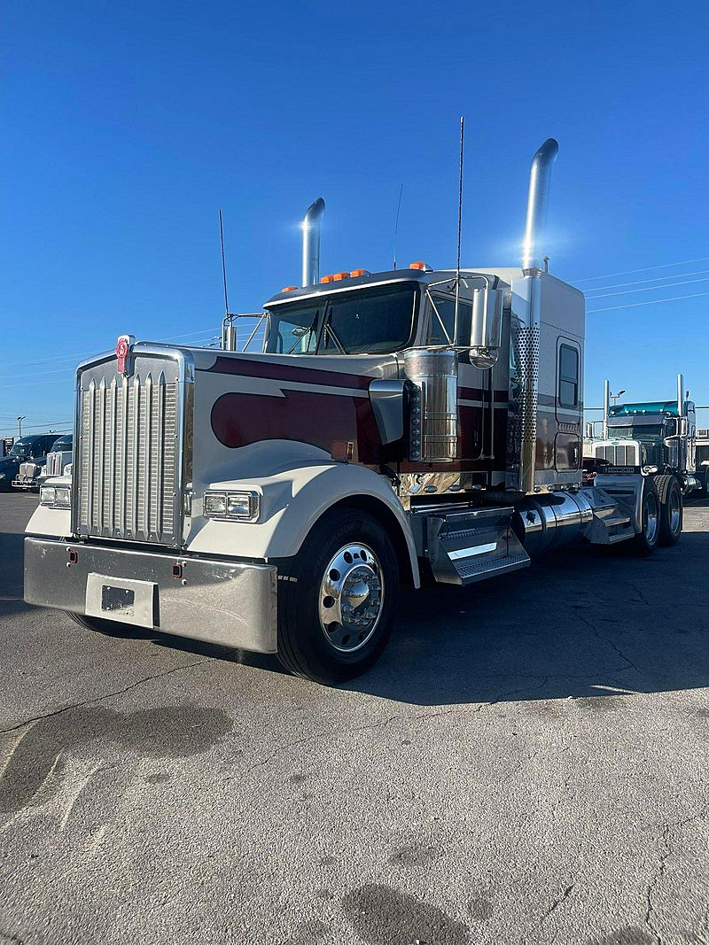 2020 Kenworth W900L For Sale | 72" Sleeper | #0559670