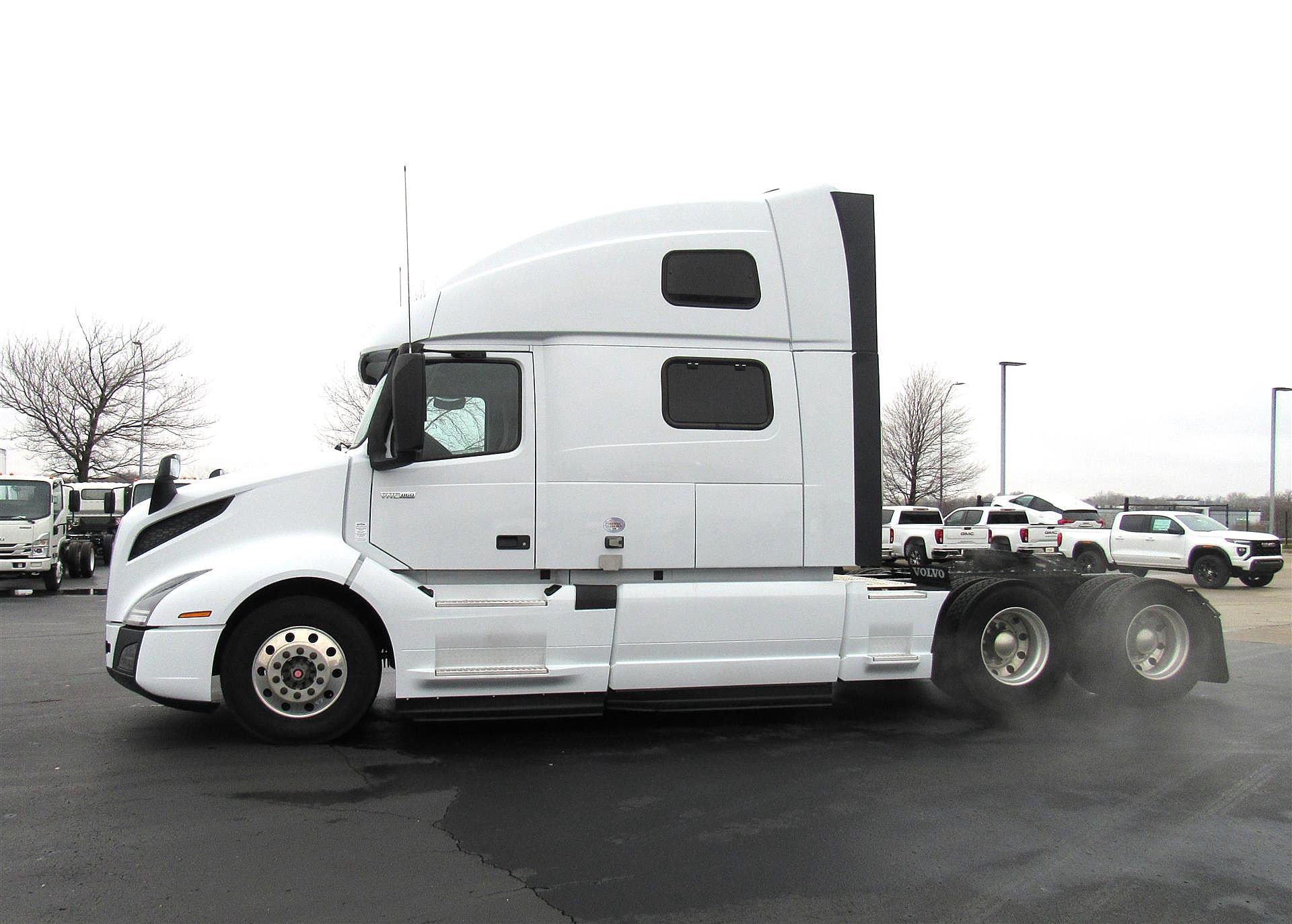 2020 Volvo VNL 860 For Sale | 77" Sleeper | #22HU239996