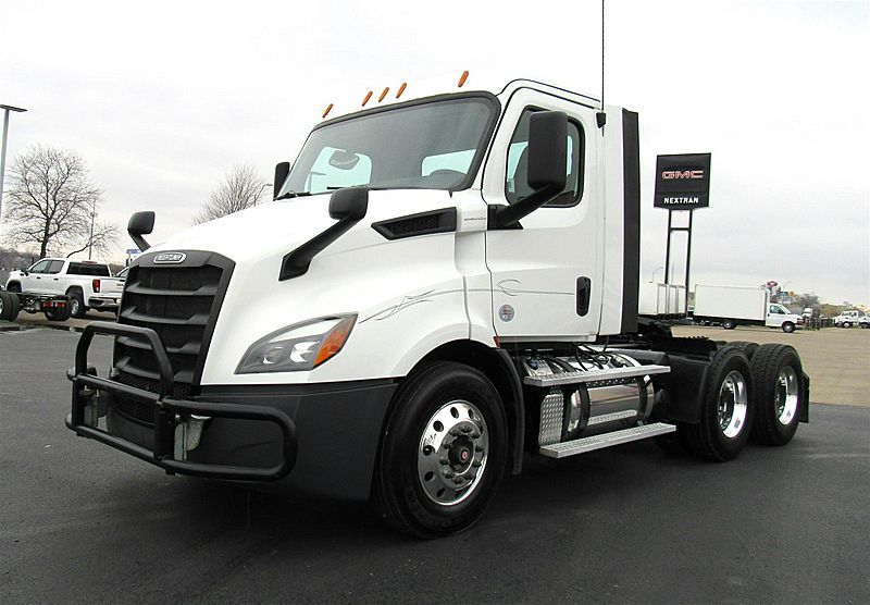 2018 Freightliner Cascadia (For Sale) | Day Cab | #22HUJT0580