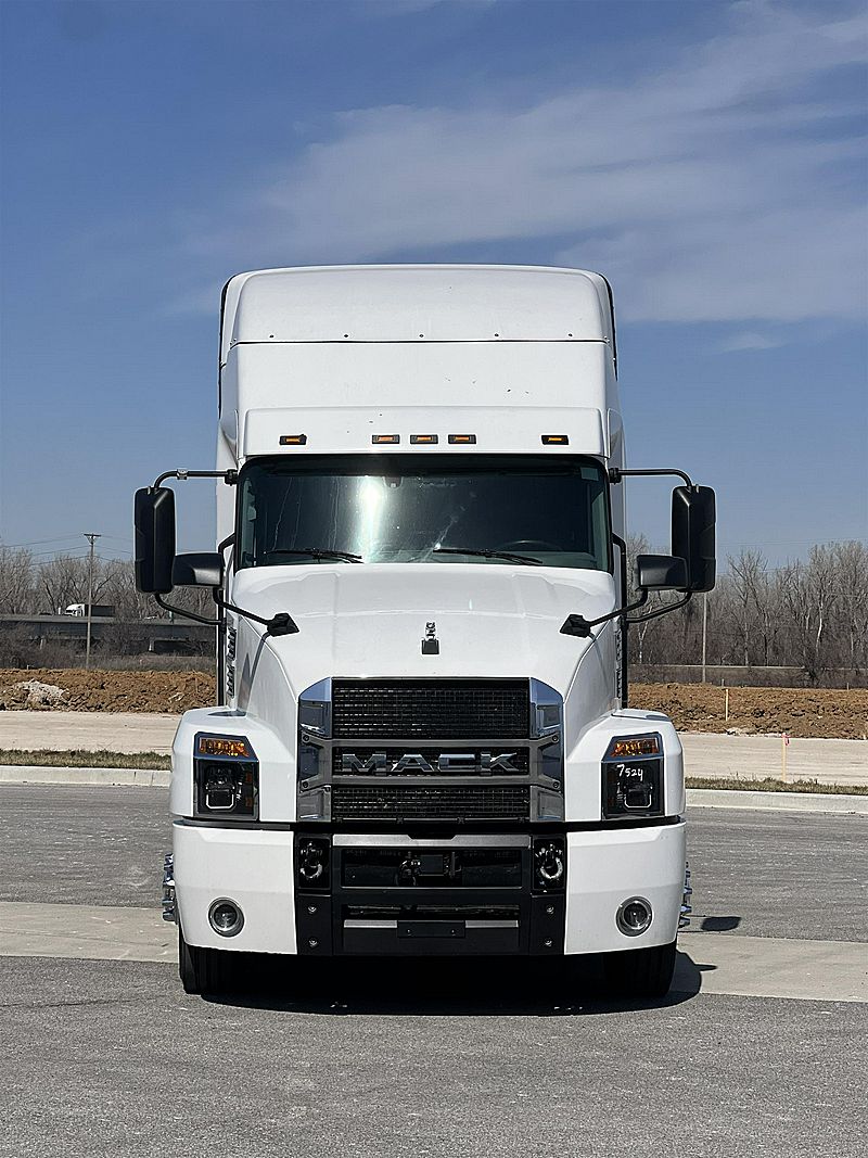 2019 Mack ANTHEM 64T (For Sale) | 70" Sleeper | # 13MU090098