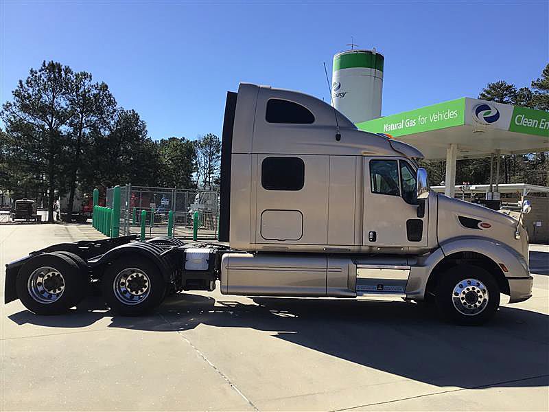 2014 Peterbilt 587 (For Sale) | 76" Sleeper | #262477