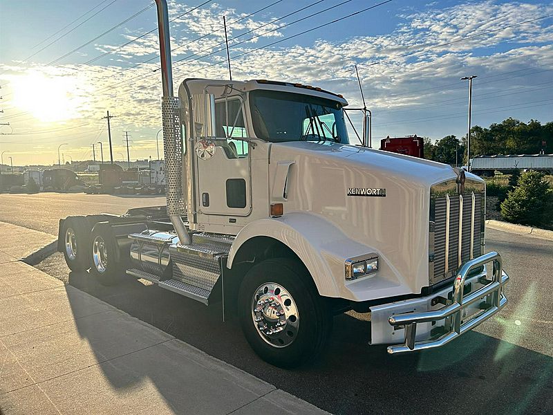 2017 Kenworth T800 For Sale | Day Cab | #5694W
