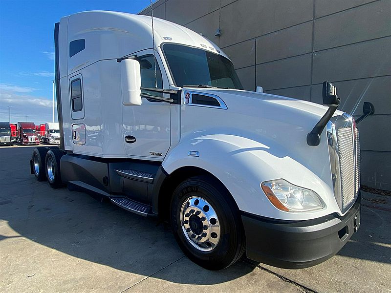 2018 Kenworth T680 For Sale | 76" Sleeper | #0561738