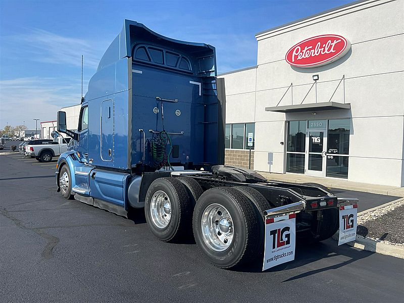 2018 Peterbilt 579 For Sale | 72" Sleeper | #D431345