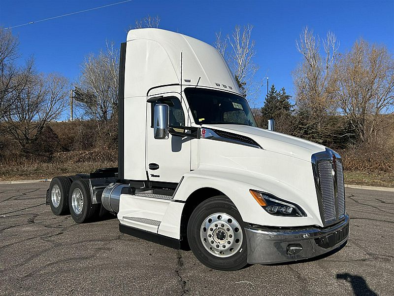 2024 Kenworth T680 (For Sale) | Day Cab | #RJ383565