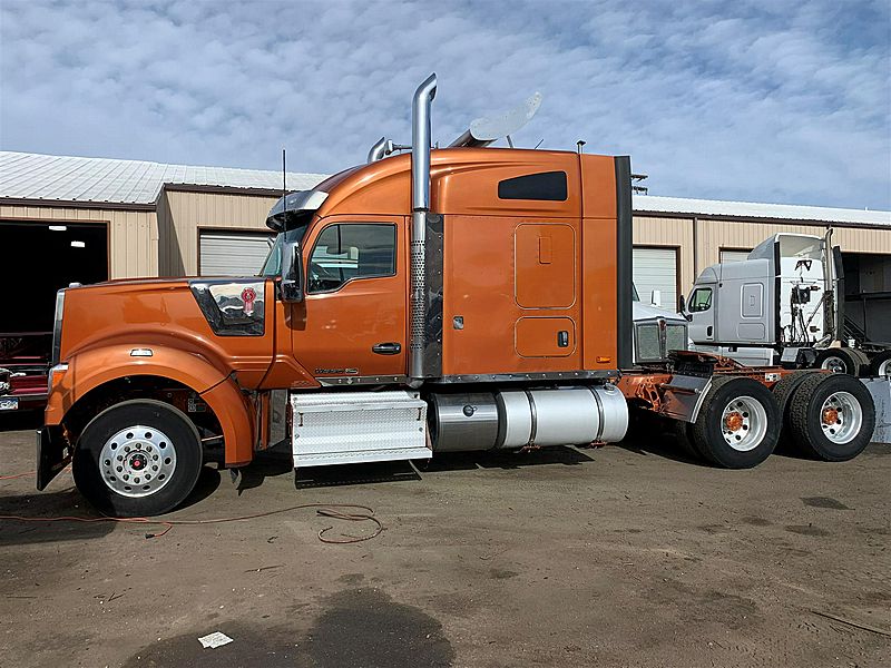 2020 Kenworth W990 For Sale | 76" Sleeper | #0563140