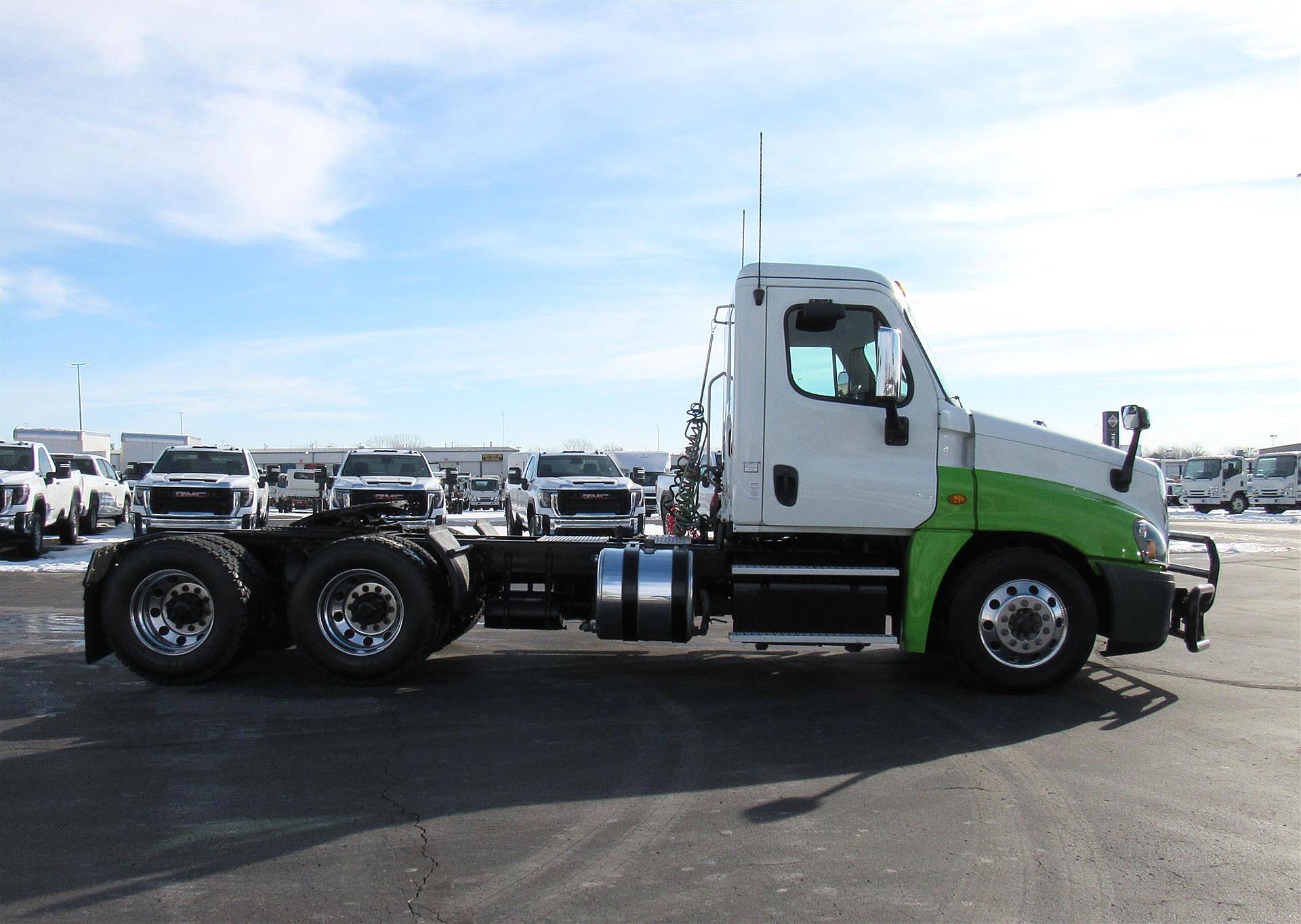 2016 Freightliner Cascadia (For Sale) | Cab & Chassis | #22HUHC8641