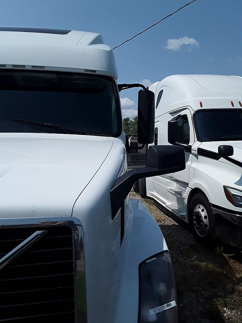 2017 Volvo VNL64T (For Sale) | 61" Sleeper | # 672344