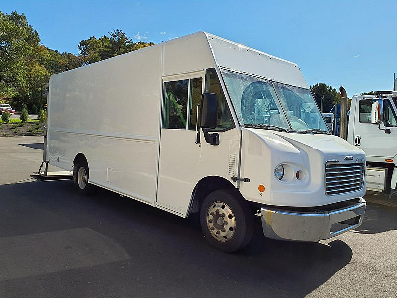 2016 Freightliner MT45 For Sale | 18' Box | Non CDL | #661758