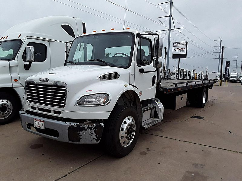 2017 Freightliner M2 106 (For Sale) | Flatbed | #666215