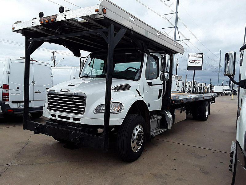 2017 Freightliner M2 106 (For Sale) | Flatbed | #666217