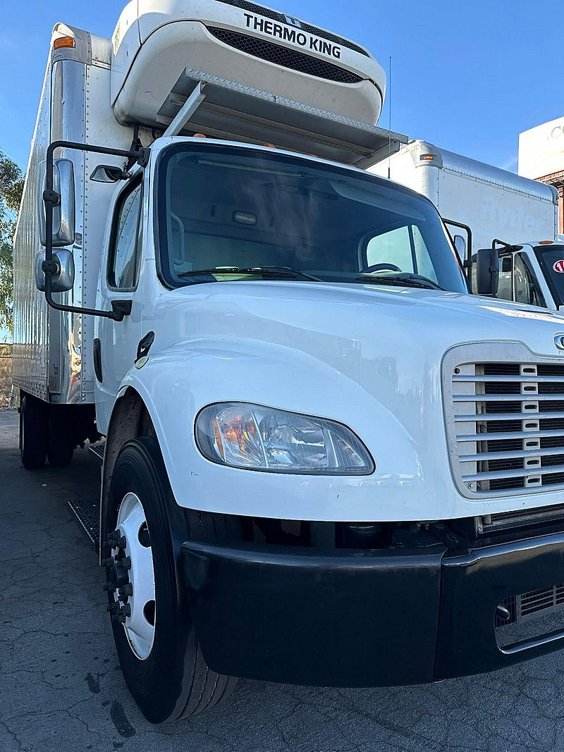 2017 Freightliner M2 106 For Sale | 22' Box | #674513