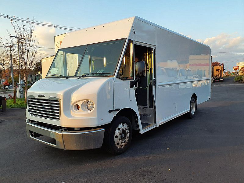 2016 Freightliner MT45 For Sale | 18' Box | Non CDL | #661757