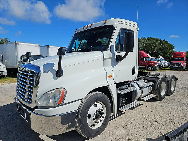 2015 Freightliner CASCADIA 125 For Sale | Day Cab | #375272
