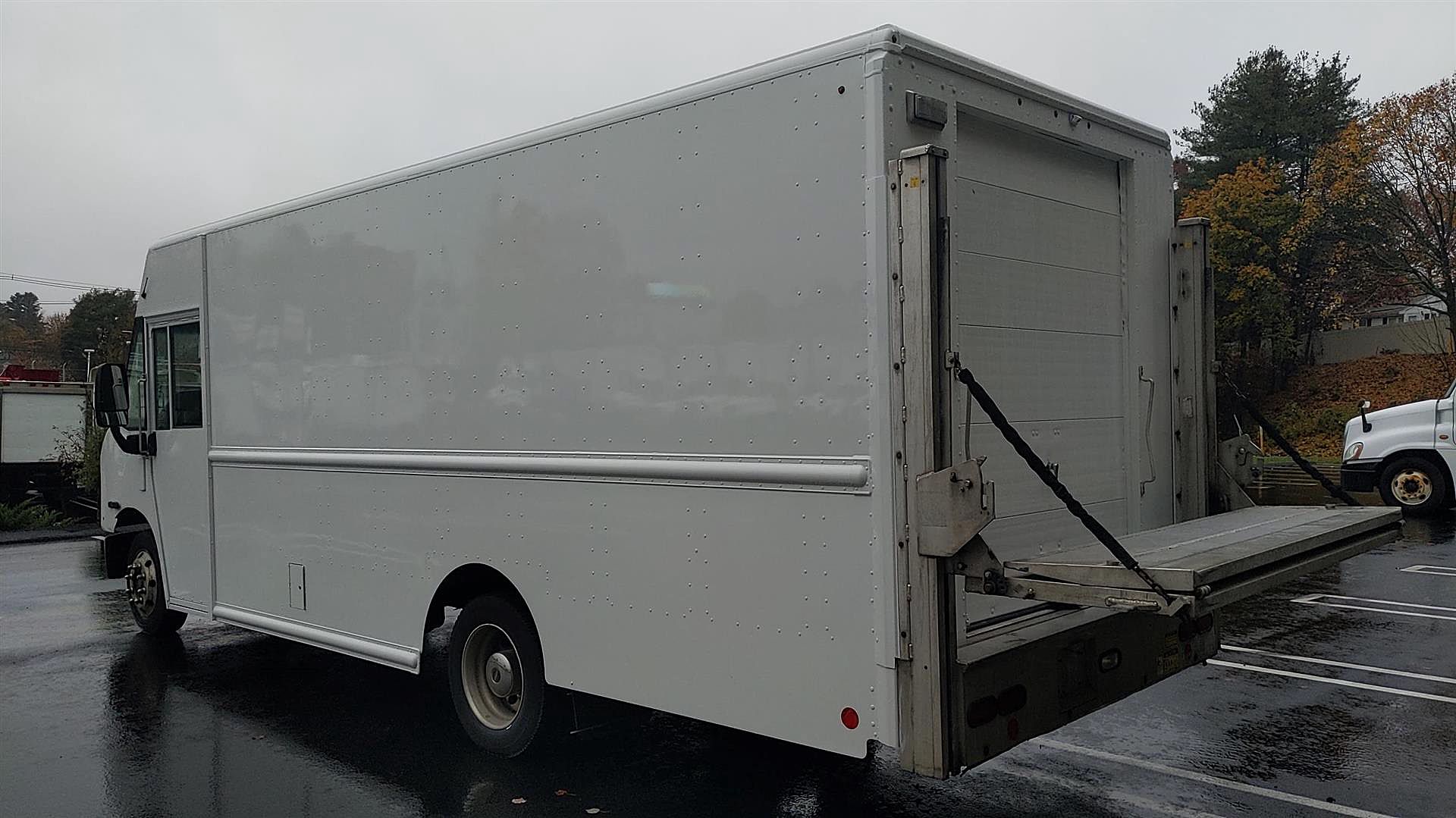 2016 Freightliner MT45 For Sale | 18' Box | Non CDL | #661755