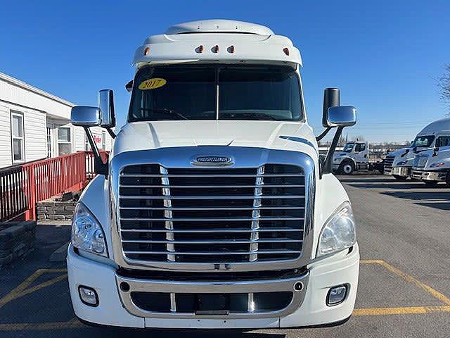 2017 Freightliner CASCADIA 125 For Sale | 48" Sleeper | #675447