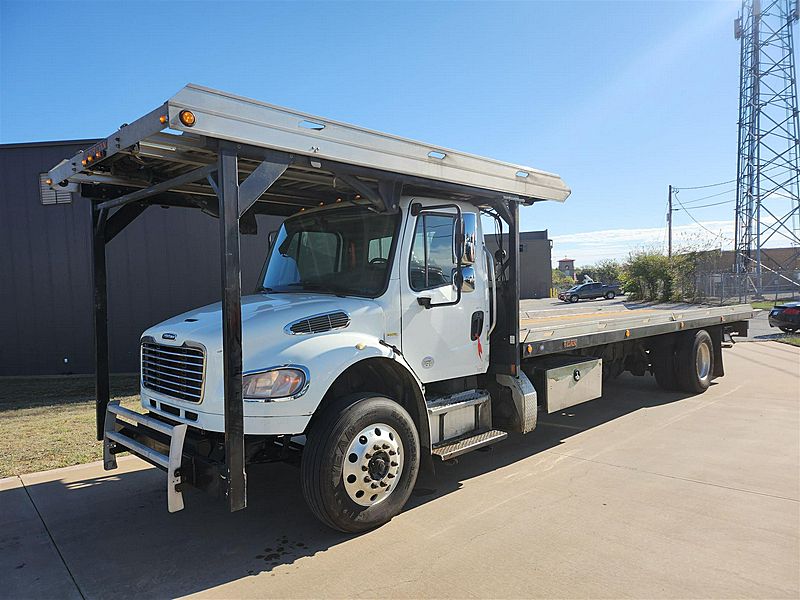 2017 Freightliner M2 106 For Sale | Flatbed | #666219