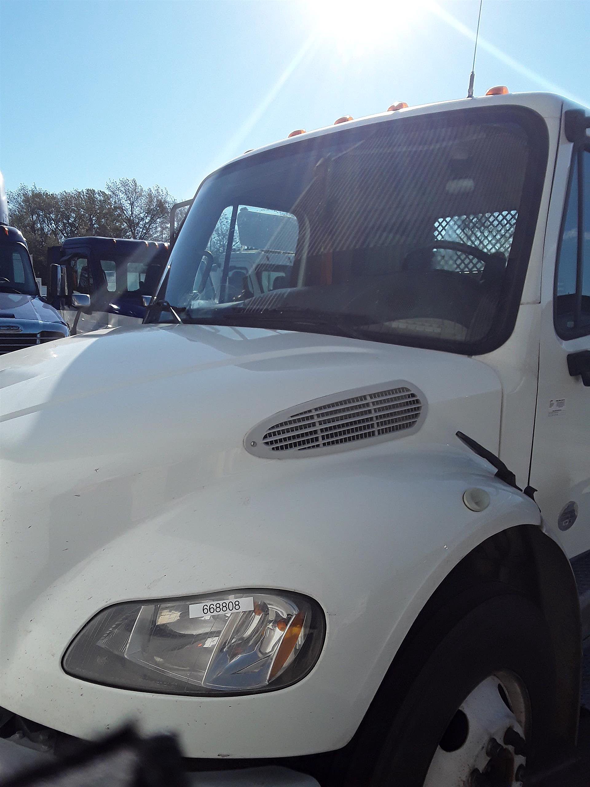 2017 Freightliner M2 106 (For Sale) | Flatbed | Non CDL | #668808