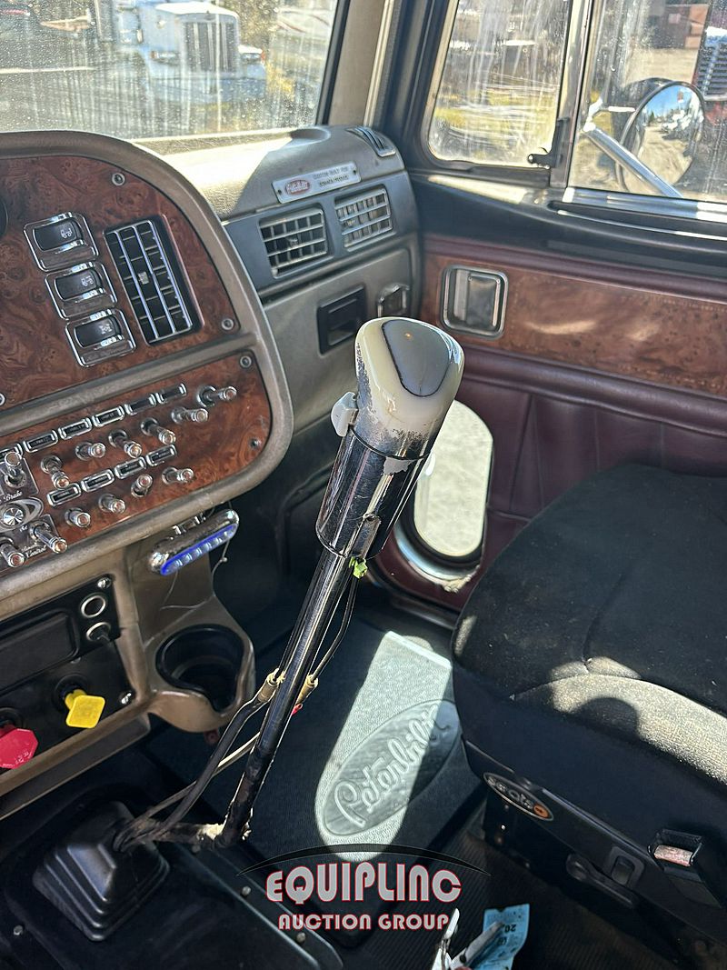 2002 Peterbilt 379 For Sale | Sleeper Truck | #CEH572499